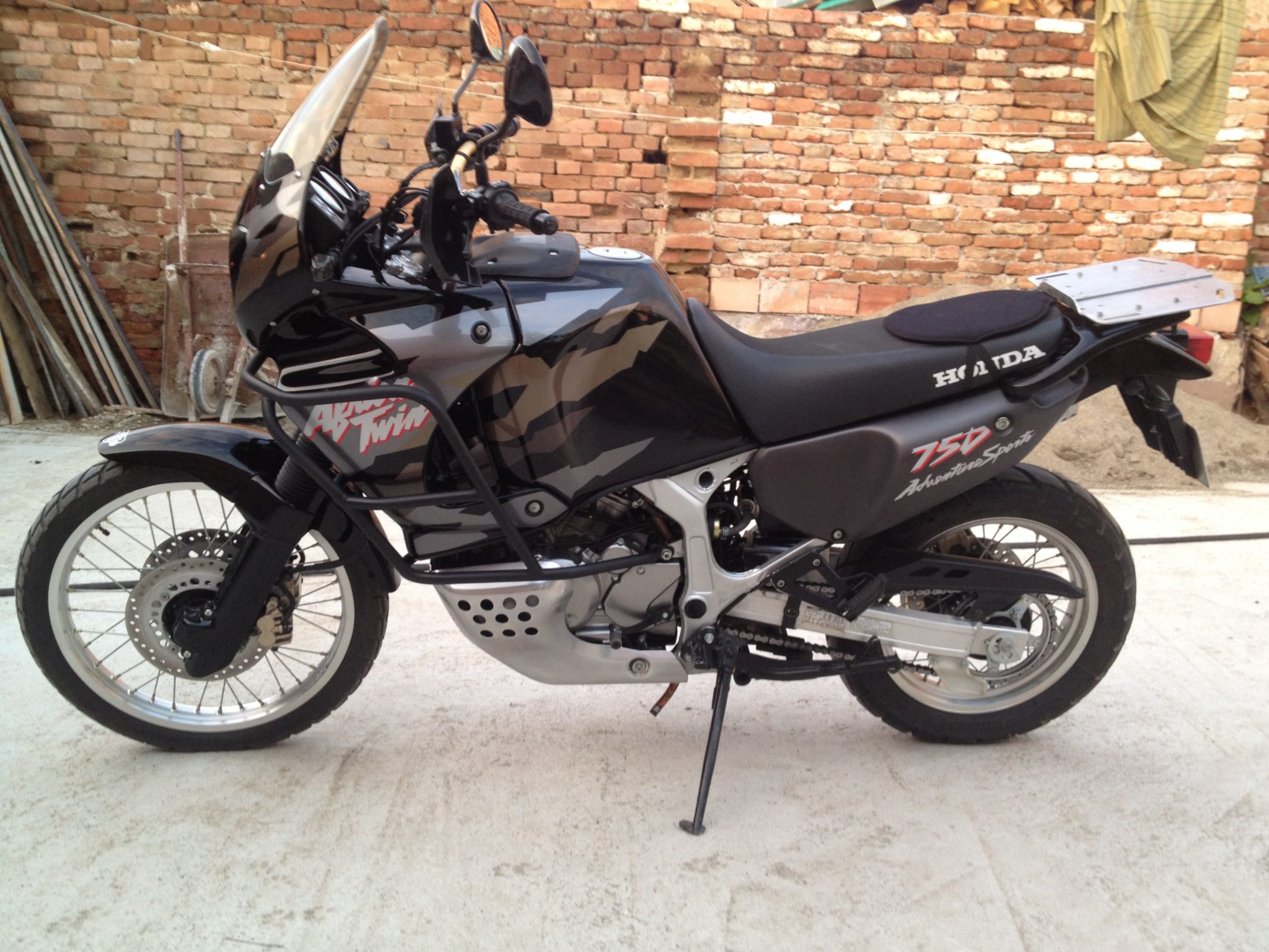 HONDA AFRICA TWIN RD07/A Crash Bars Adventure | Heavy Duties